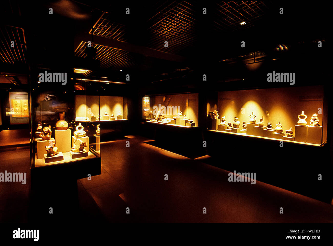 Perù Lambayeque - Museo Tumbas Reales de Sipán - A room inside of ...