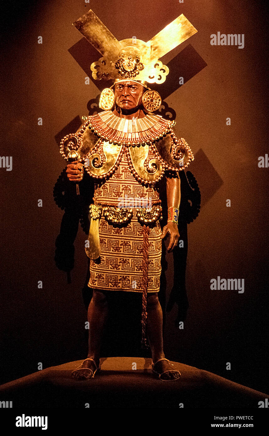 Perù Lambayeque - Museo Tumbas Reales de Sipán -representation of the ...