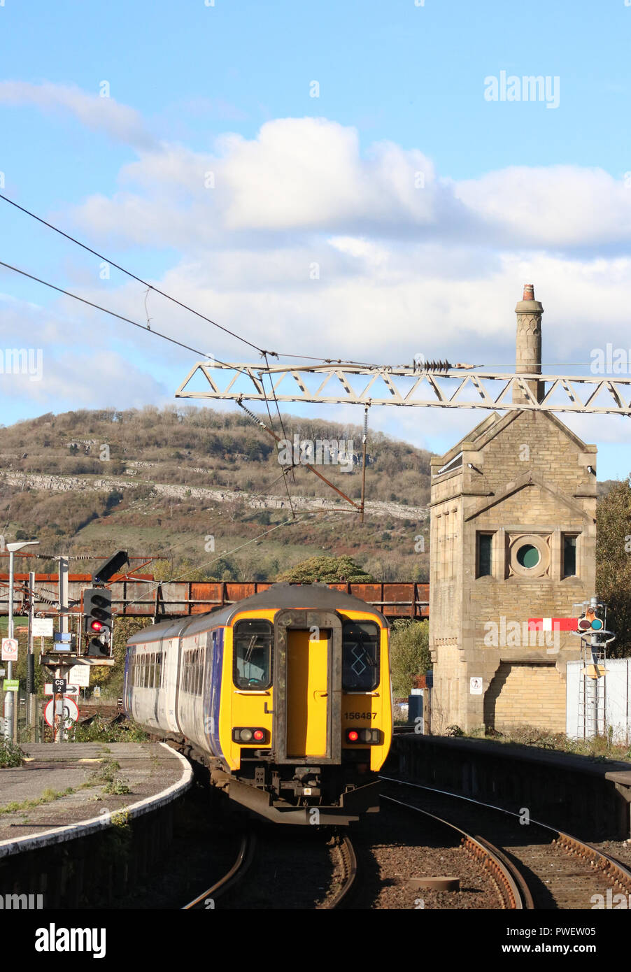 Class 156 Super Sprinter dmu in Northern livery leaving platform 2 at ...