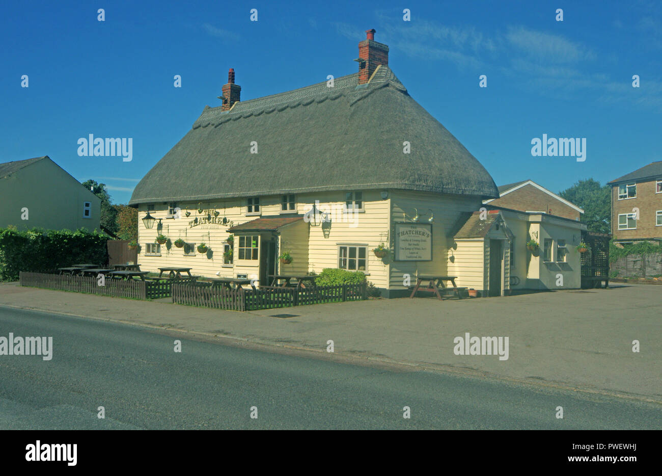Hatfield Heath Village Thatchers Pub Thatched Essex Stock Photo - Alamy