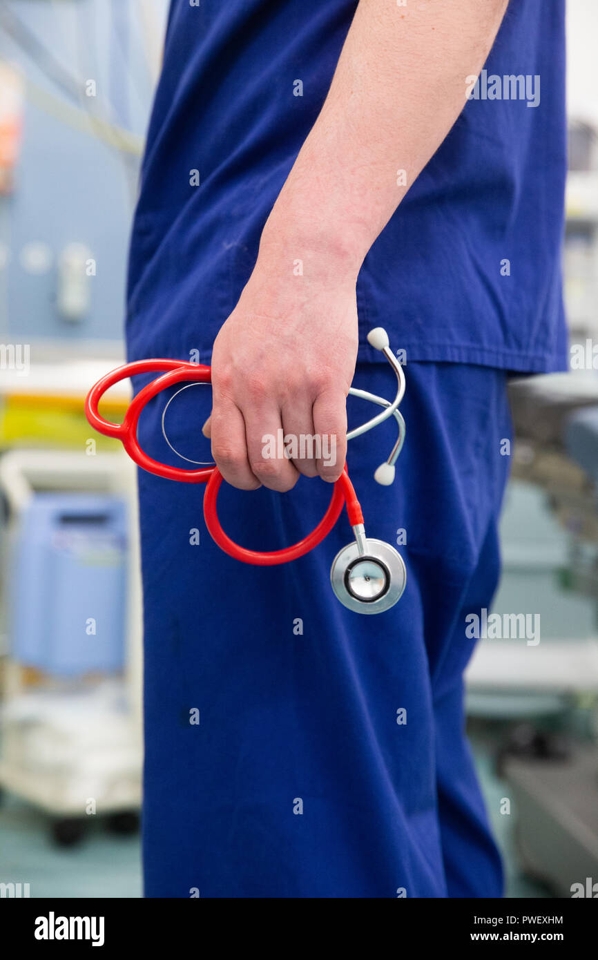 Nhs scrubs stethoscope hi-res stock photography and images - Alamy
