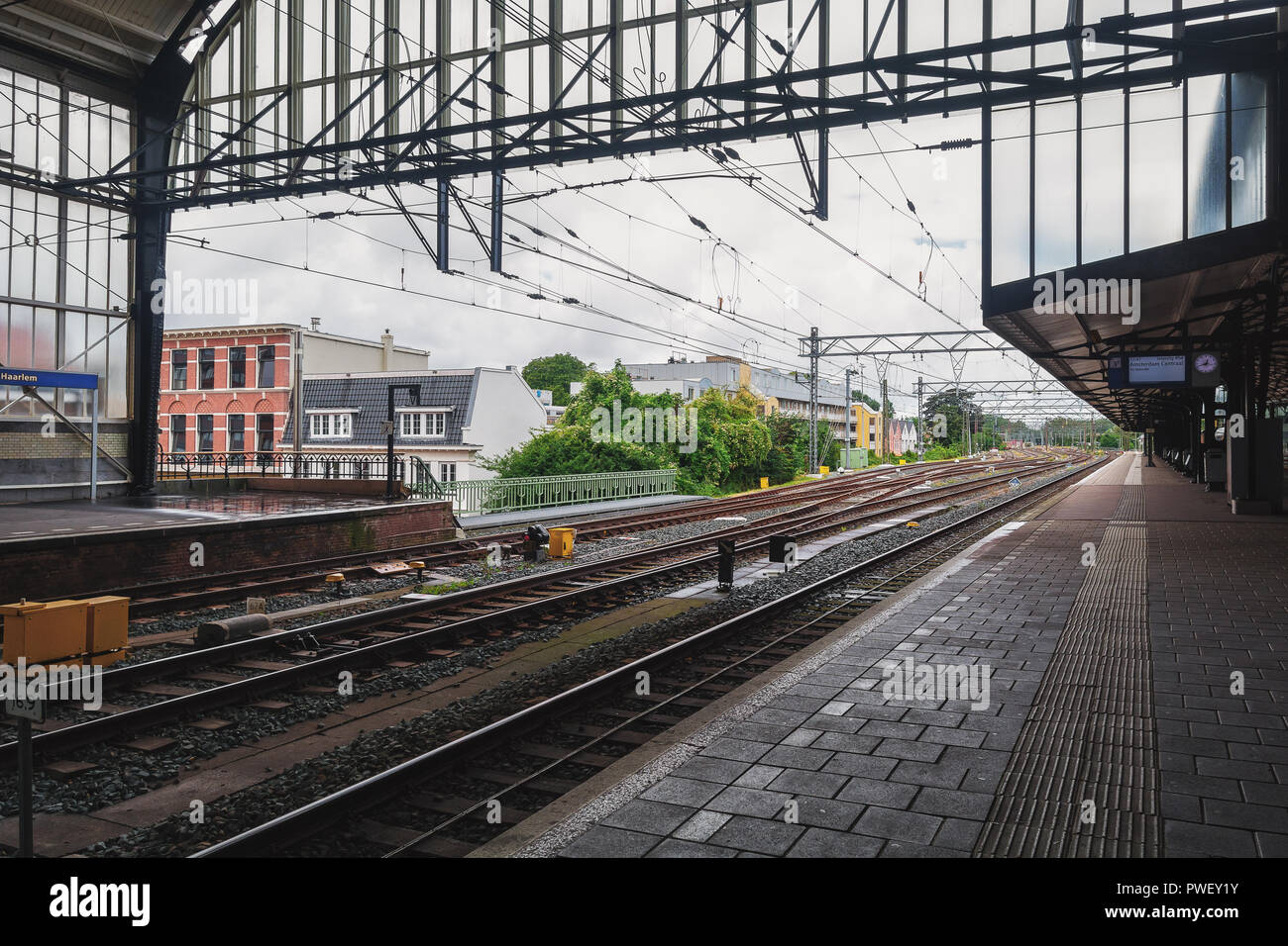 Haarlem station inside hi-res stock photography and images - Alamy