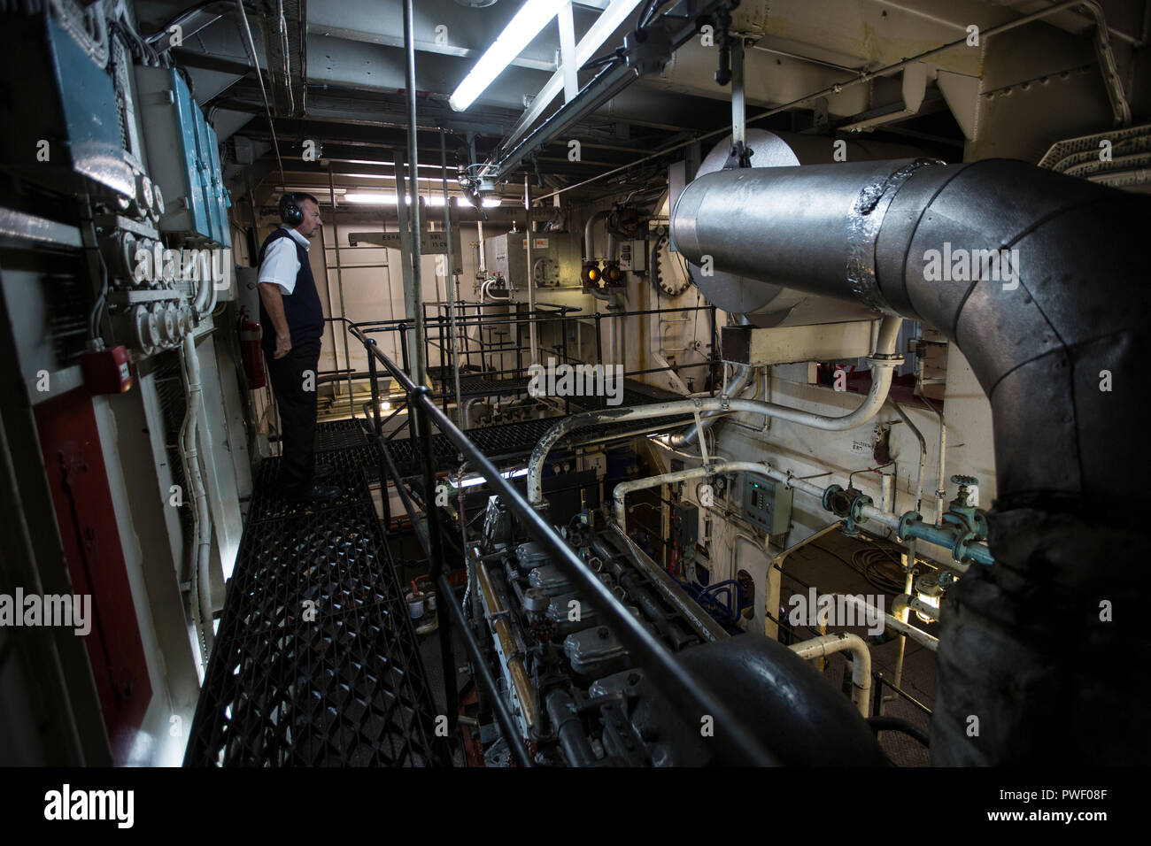 Woolwich Ferry fleet of 1963 vessels take their last voyage on the ...