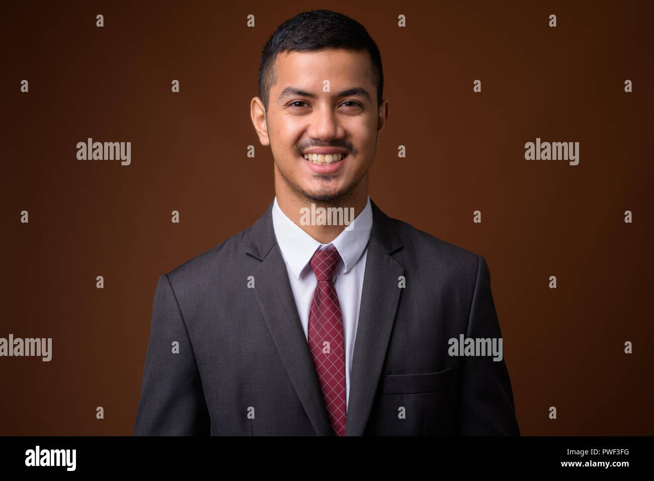 Face young happy multi ethnic hi-res stock photography and images - Alamy