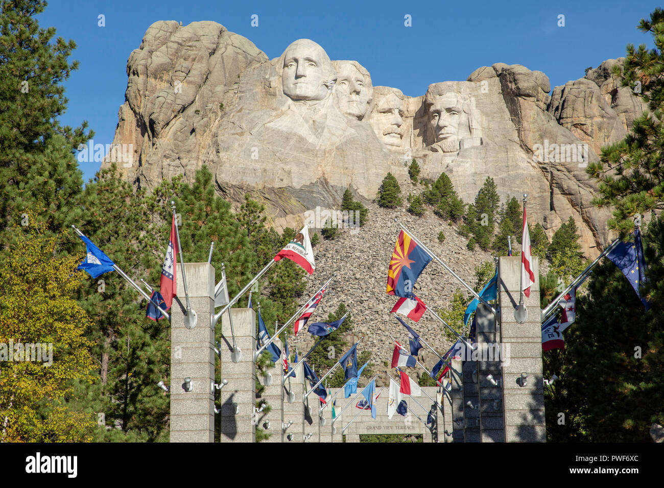 Mt rushmore flag hi-res stock photography and images - Alamy