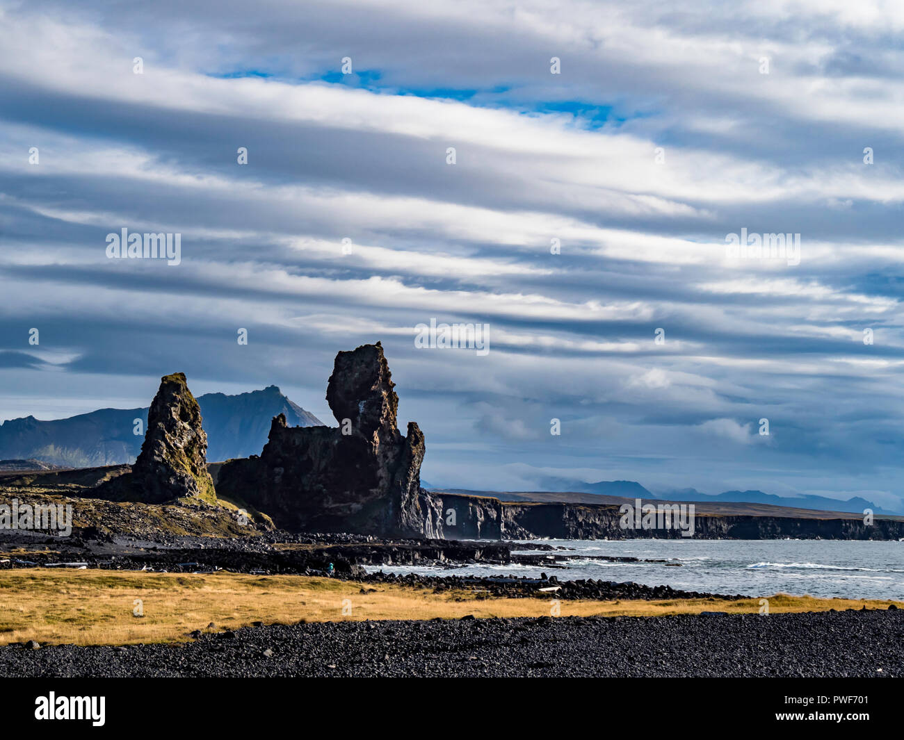 Iceland summer coastline landscape hi-res stock photography and images ...