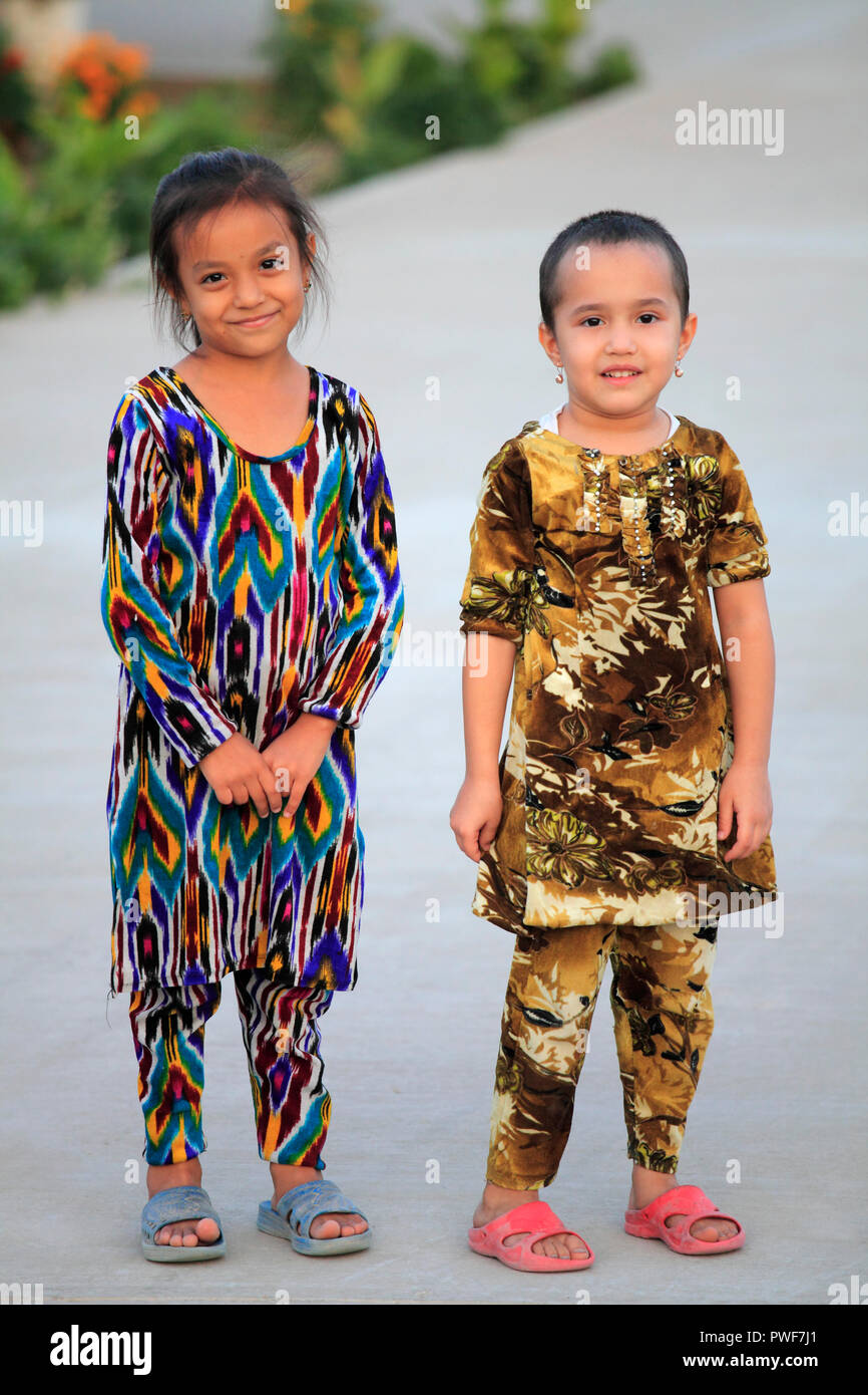 Uzbekistan, Khiva, children, girls Stock Photo - Alamy