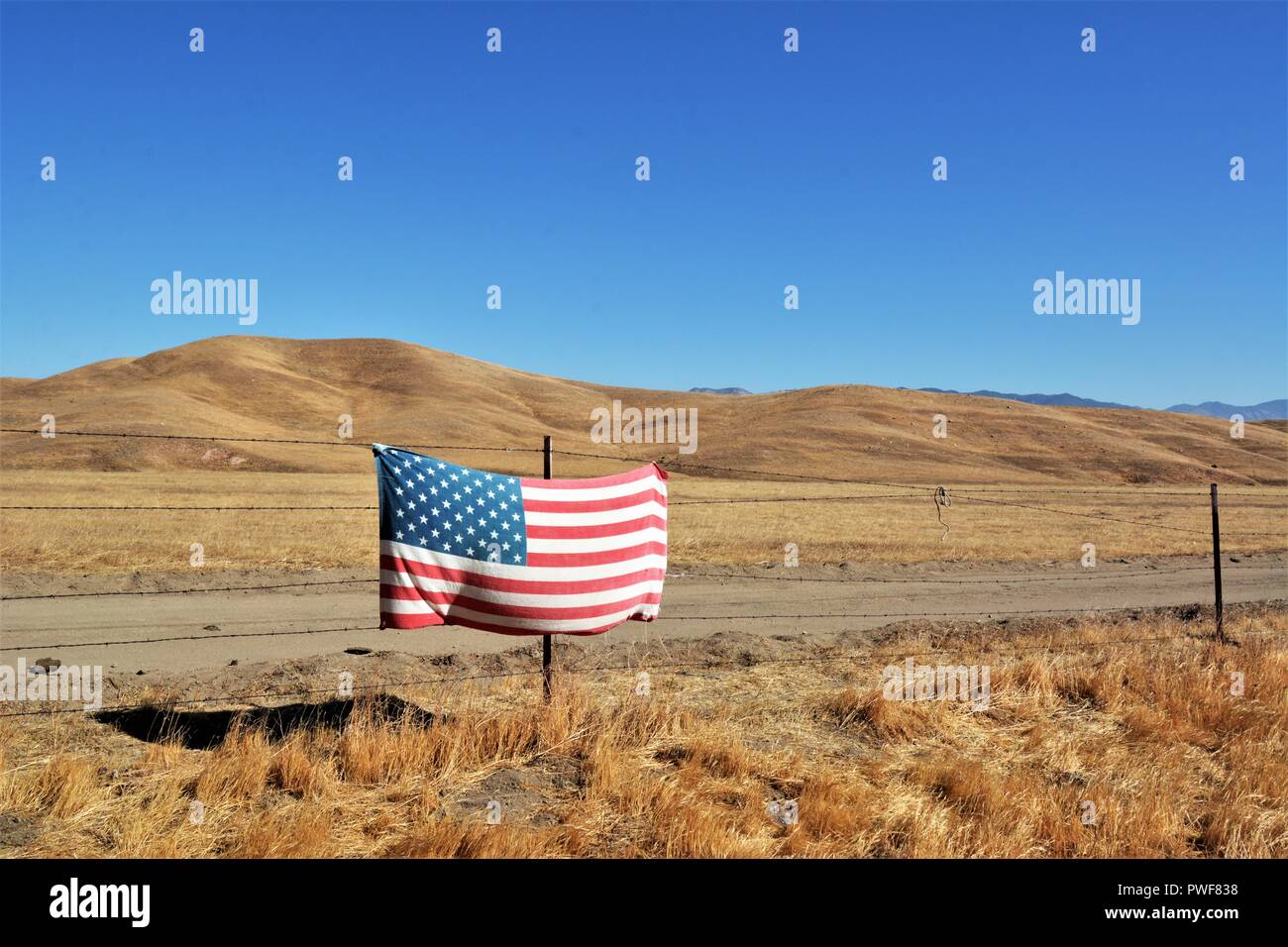 Barbed wire fence in desert hi-res stock photography and images - Alamy