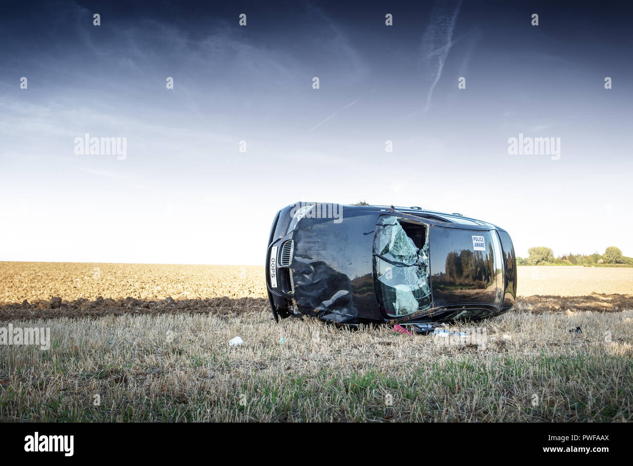 Car going around a corner hi-res stock photography and images - Alamy