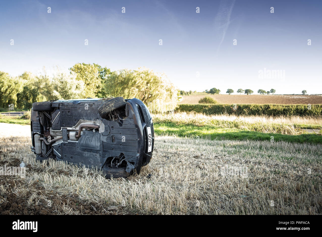 Car going around a corner hi-res stock photography and images - Alamy