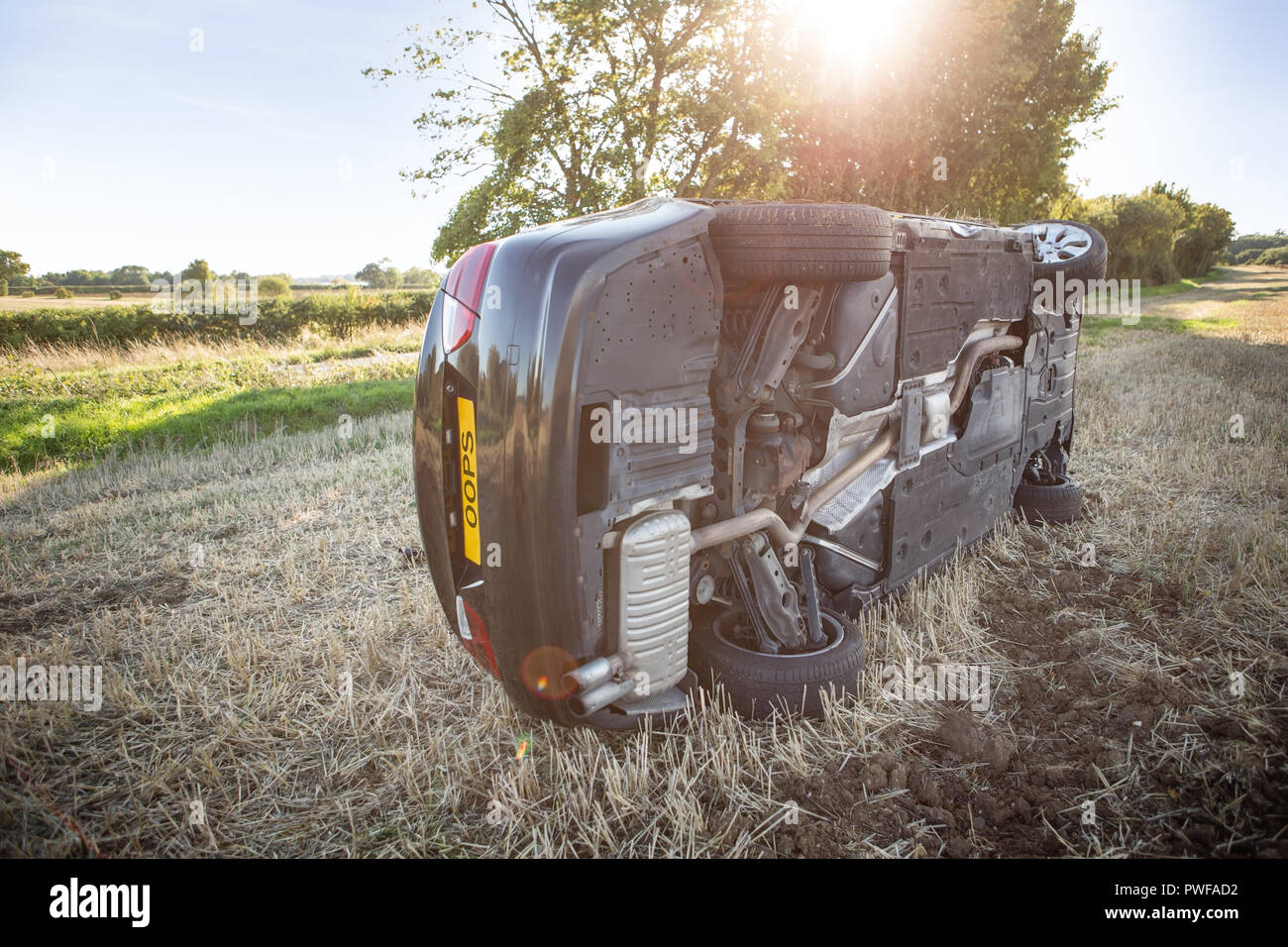 Car going around corner hi-res stock photography and images - Alamy