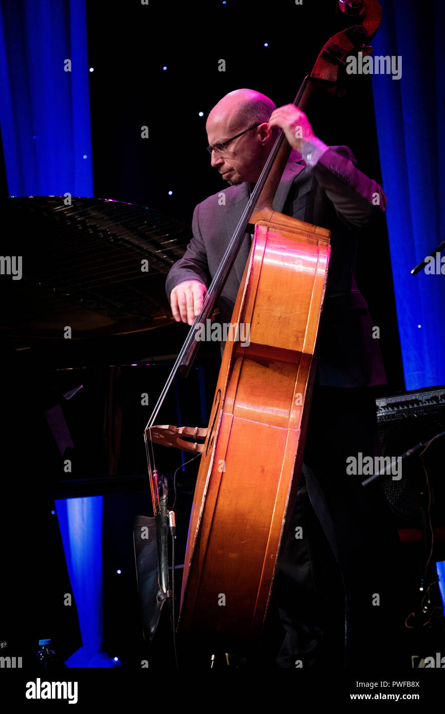 The simon thorpe octet hi-res stock photography and images - Alamy