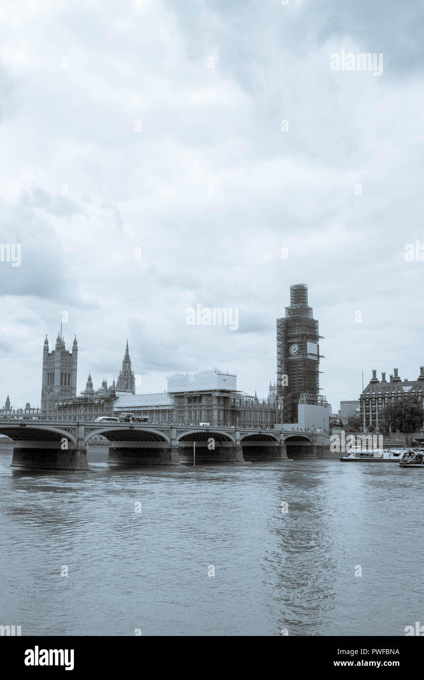 Elizabeth Tower Wrapped in Scaffolding Stock Photo - Alamy