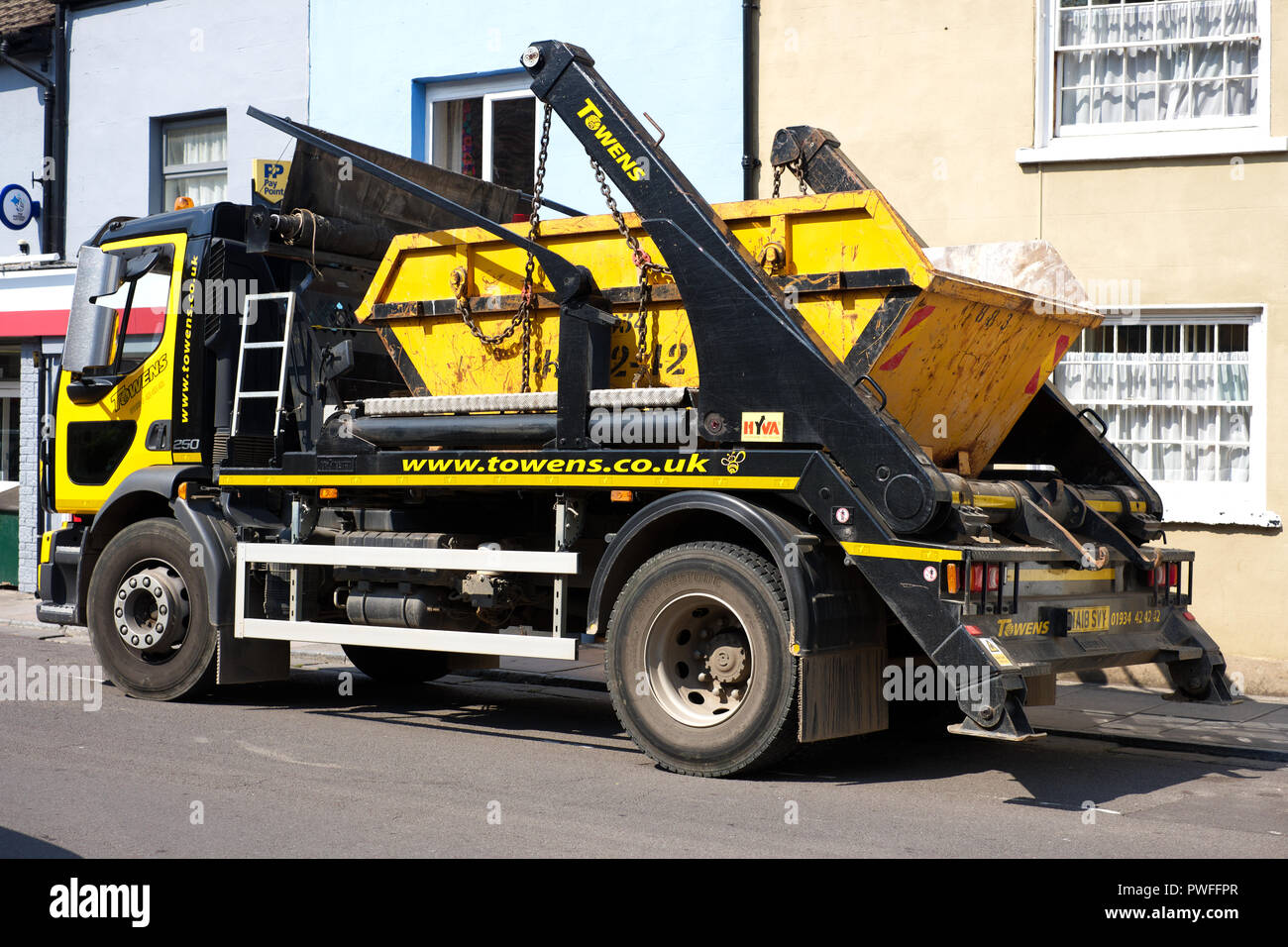 Skip truck hi-res stock photography and images - Alamy