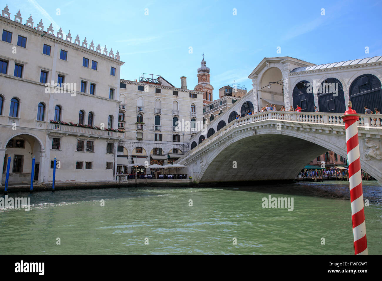 Ponte di Rialto (Rialto Bridge) in Venice, Italy Stock Photo - Alamy