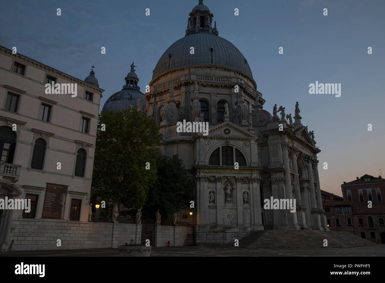 Basilica di santa maria della salute venice italy exterior dome hi-res ...