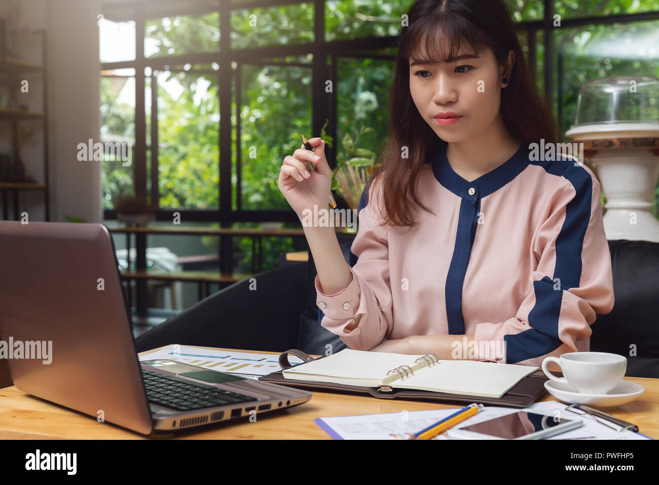 Business and finance concept, Businesswoman holding coffee cup and ...