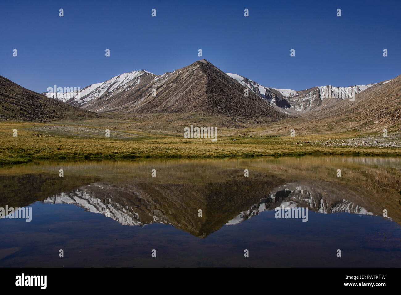 Trekking to Lake Zorkul, Tajikistan Stock Photo - Alamy