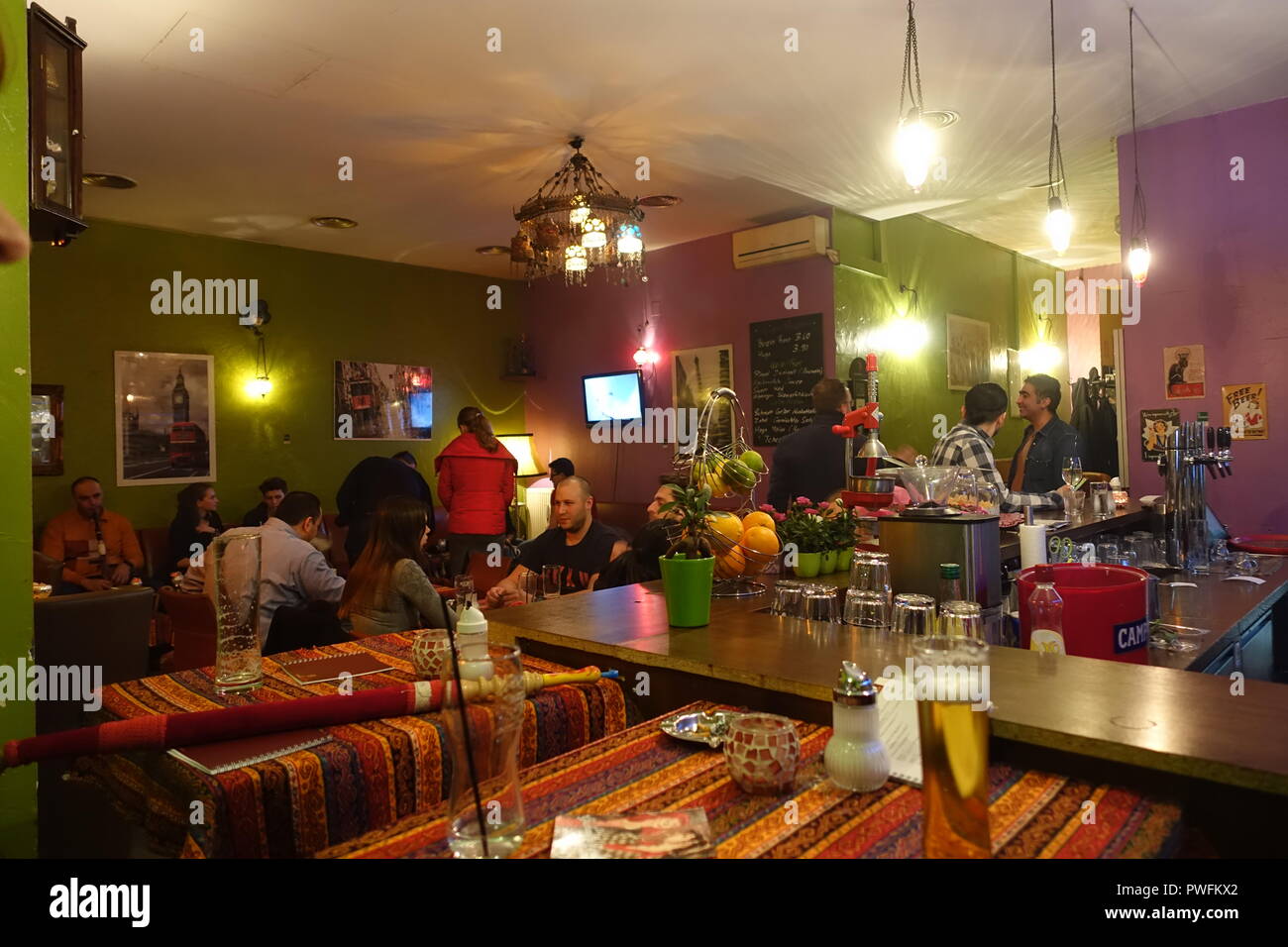 Shisha cafe hi-res stock photography and images - Alamy