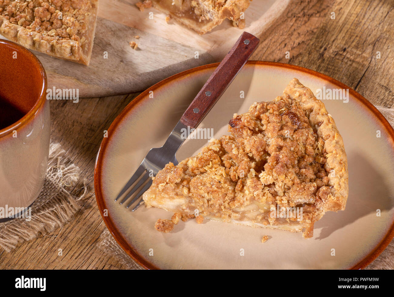 Overhead view of a slice of dutch apple pie on a plate Stock Photo - Alamy