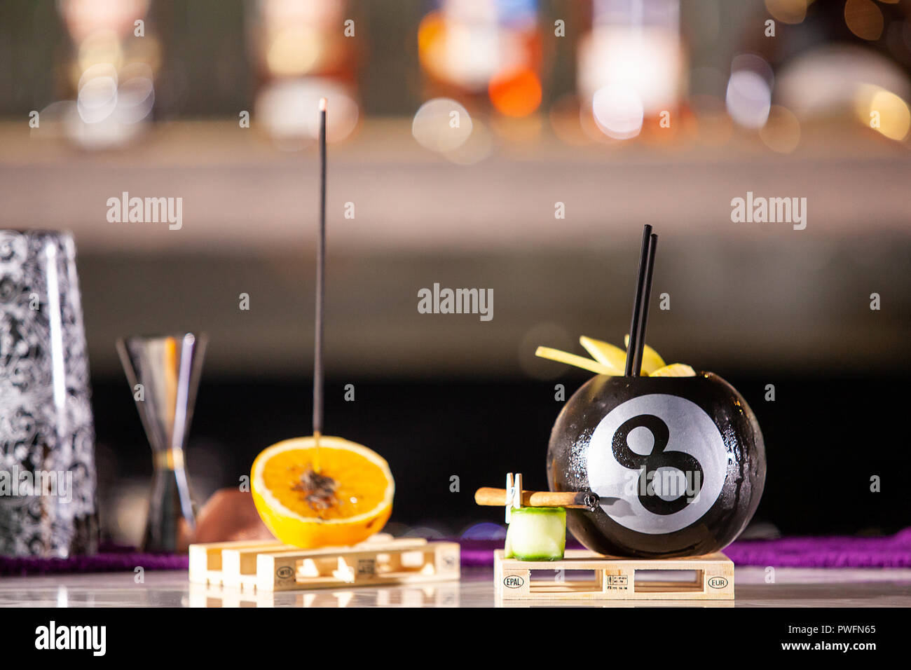 Cocktail in a pool bal o bar counter. fresh drink Stock Photo - Alamy