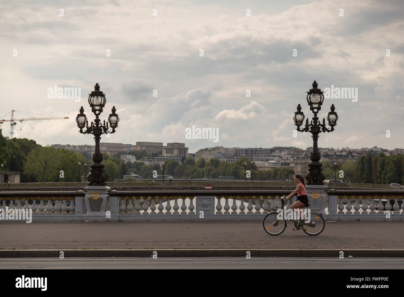 Paris cyclist hi-res stock photography and images - Alamy