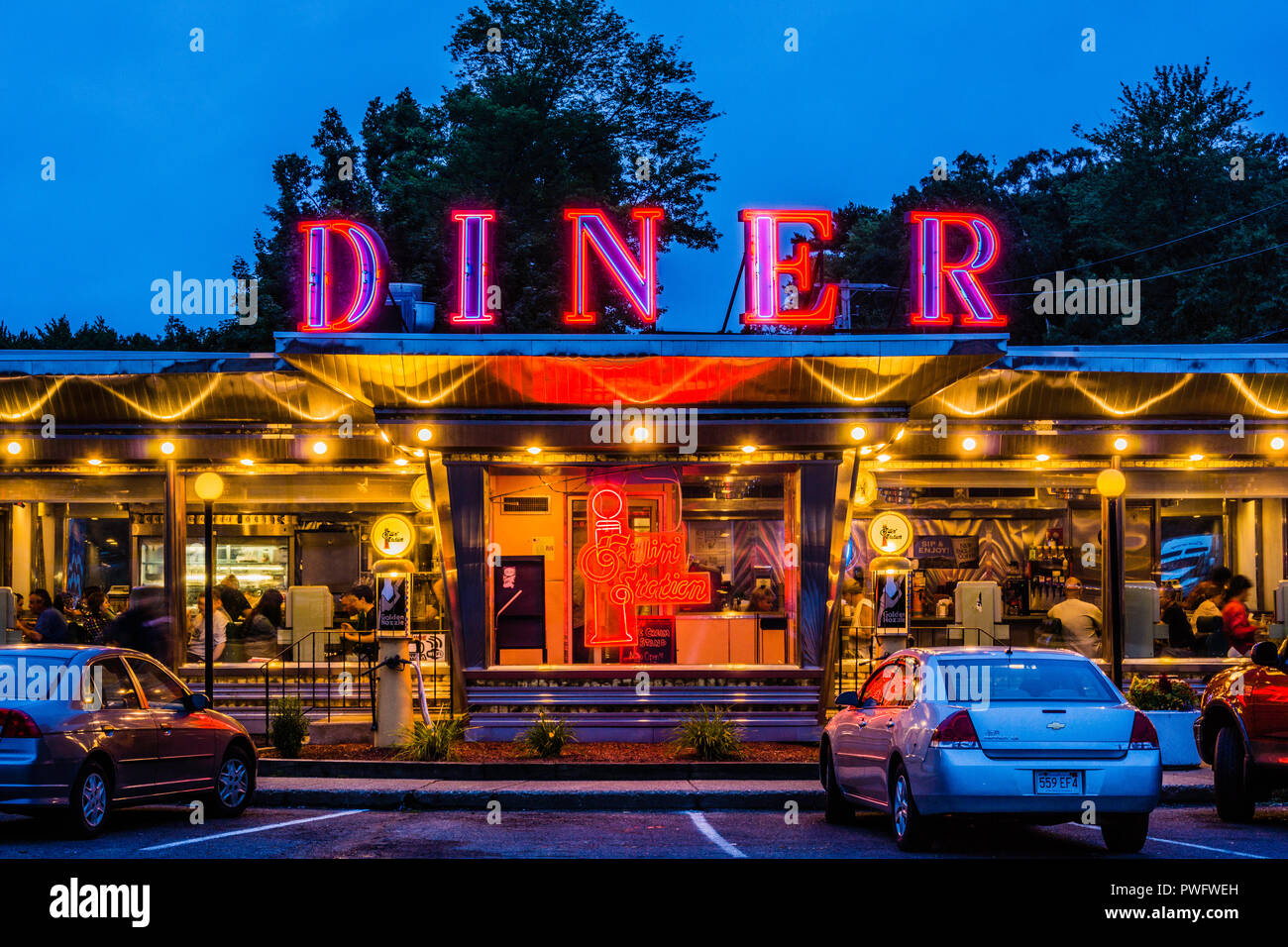 Fillin station diner hi-res stock photography and images - Alamy