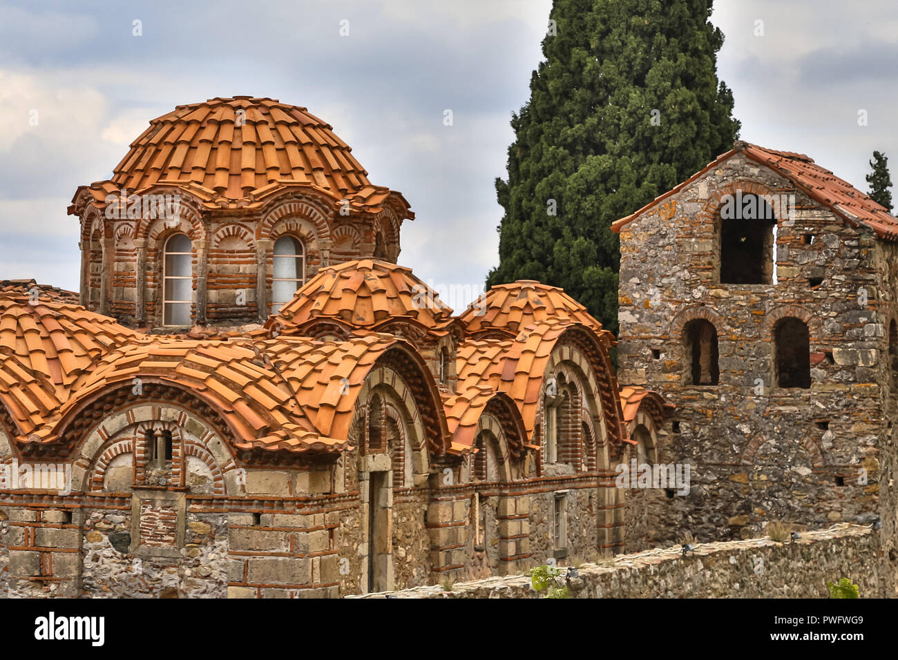 Medieval byzantine architecture mistra hi-res stock photography and ...