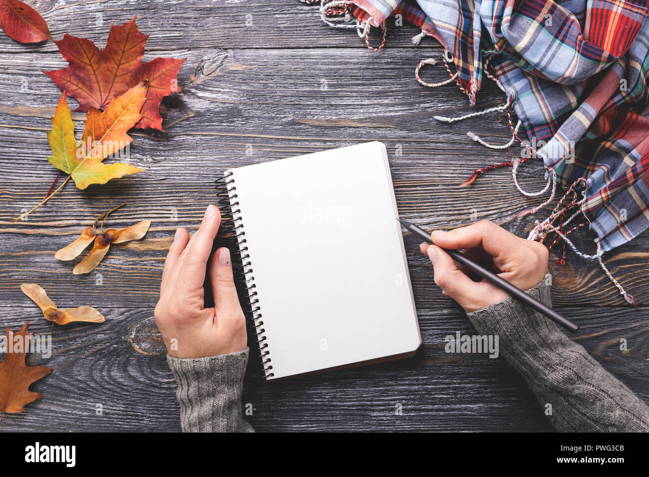 Hand writing hi-res stock photography and images - Alamy