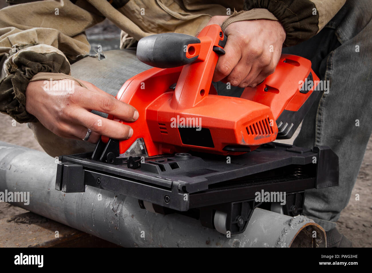 Circular saw injuries hi-res stock photography and images - Alamy
