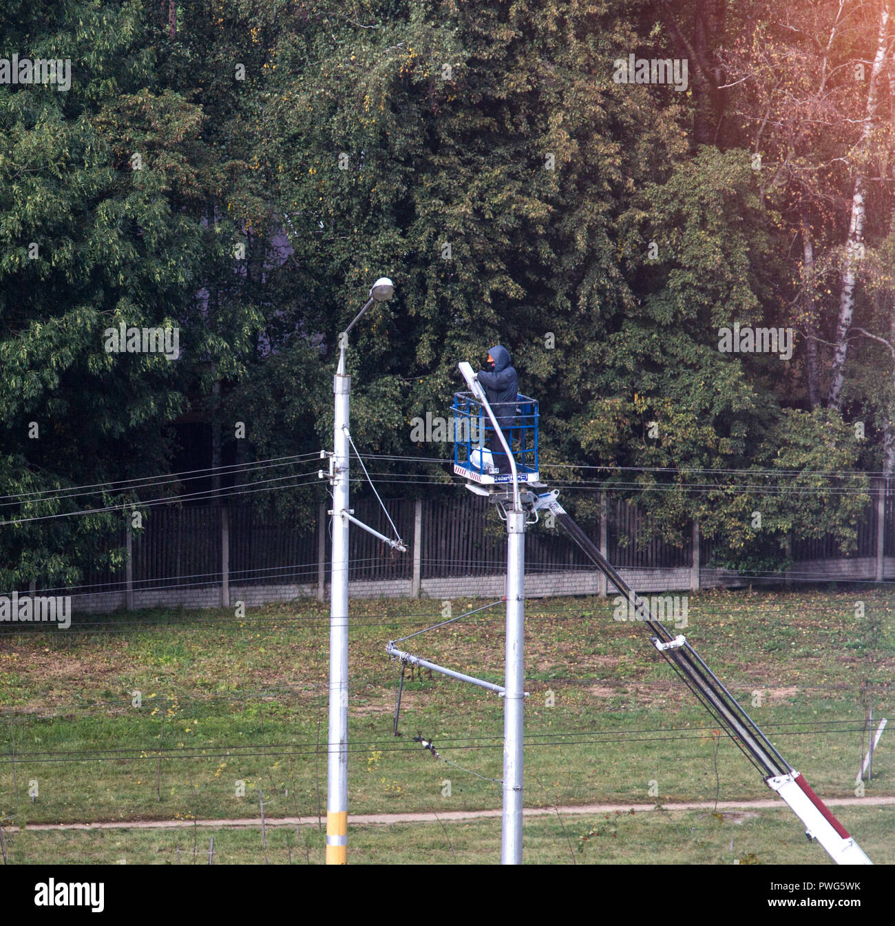 Mast lifts hi-res stock photography and images - Alamy
