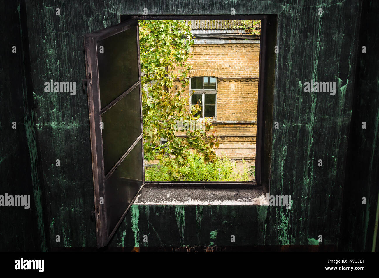 Fire light window hi-res stock photography and images - Alamy
