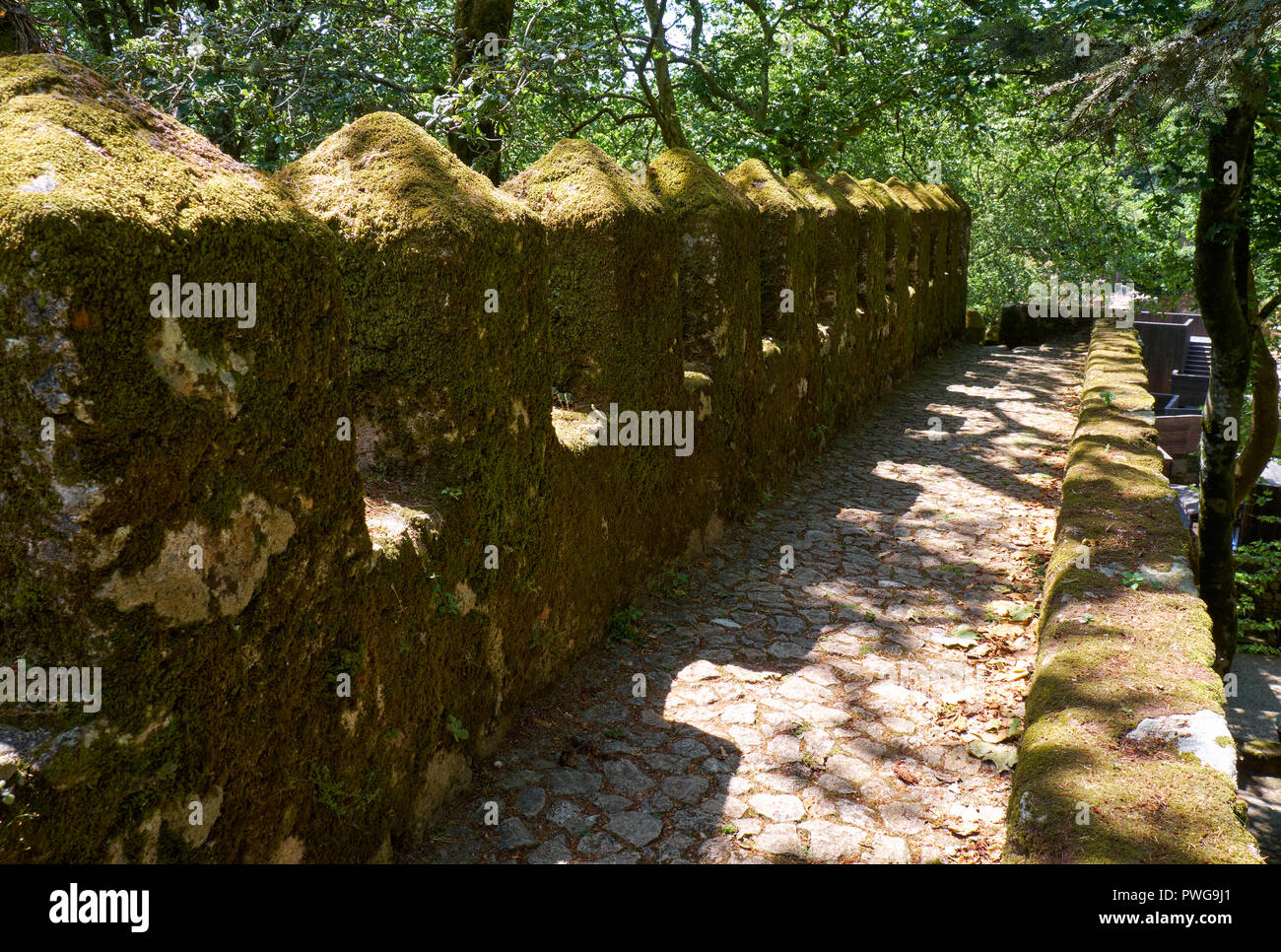 Defensive wall parapet hi-res stock photography and images - Alamy