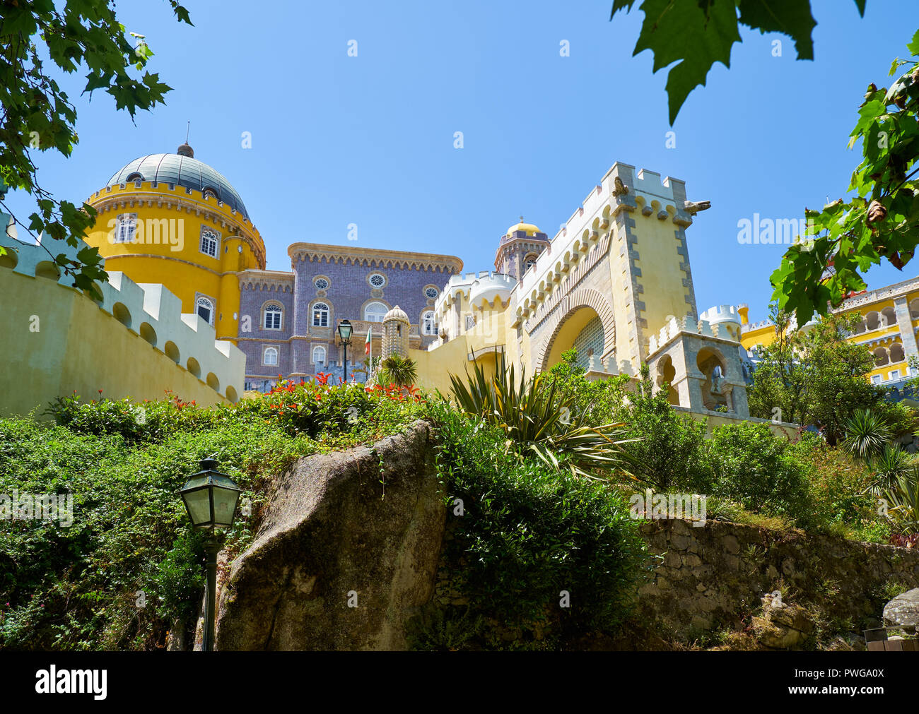 Vivid yellow palace hi-res stock photography and images - Alamy