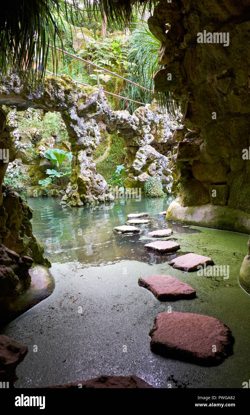Secret tunnels at quinta da regaleira hi-res stock photography and ...