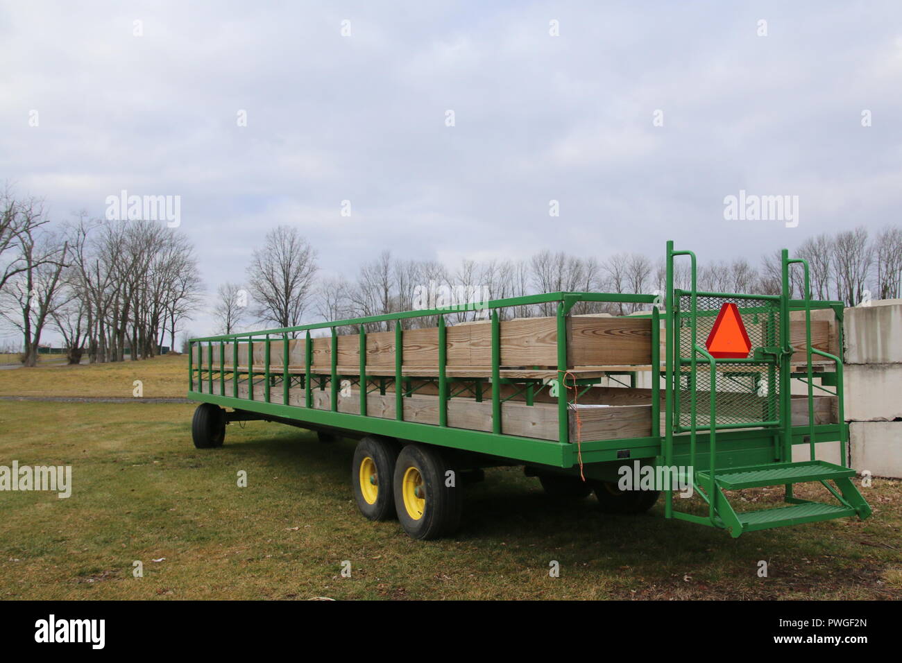 Green trailer hi-res stock photography and images - Alamy