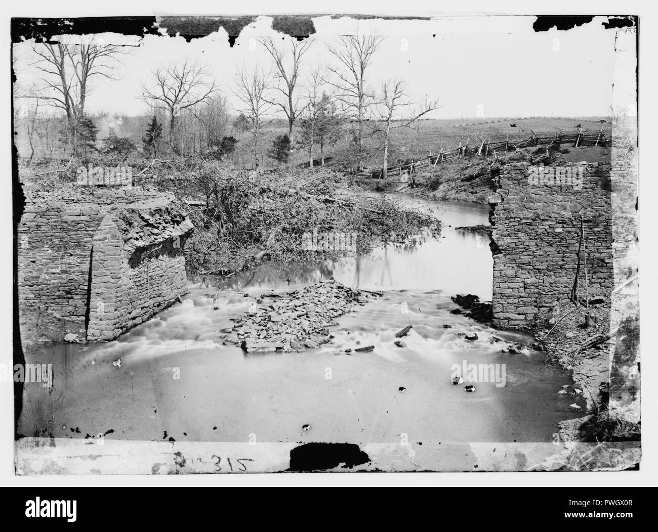 Ruins of stone bridge hi-res stock photography and images - Alamy