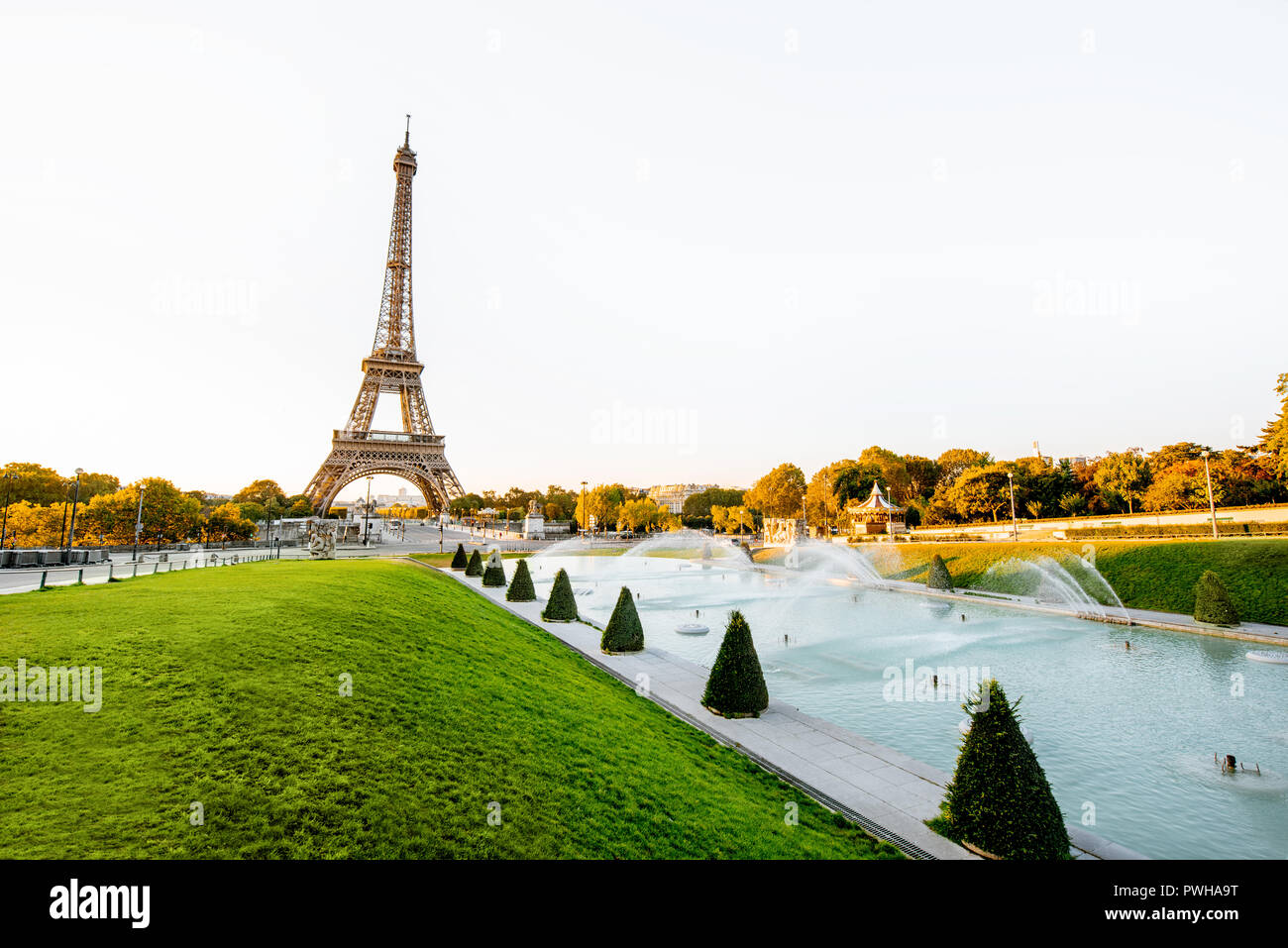 Landscape view of the Eiffel tower with fountains during the sunrise in Paris Stock Photo - Alamy