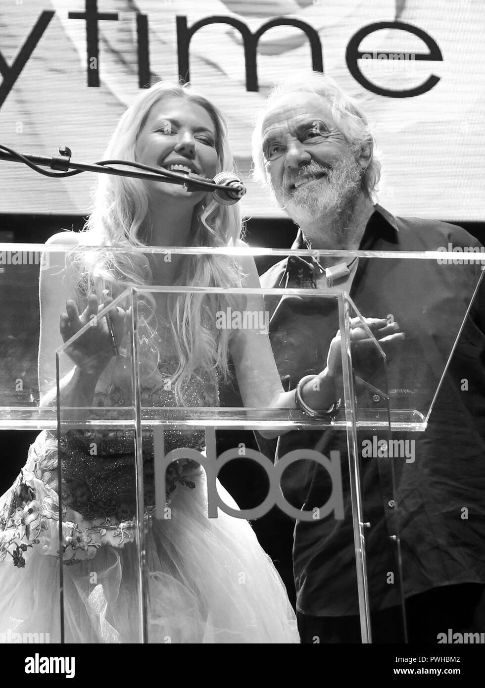 Tara reid Black and White Stock Photos & Images - Alamy