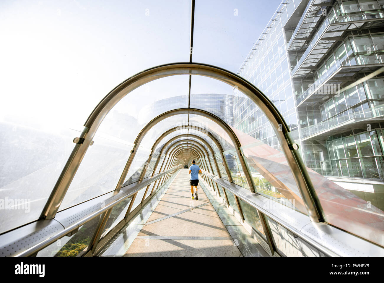 Bridge Paris Defense High Resolution Stock Photography and Images - Alamy