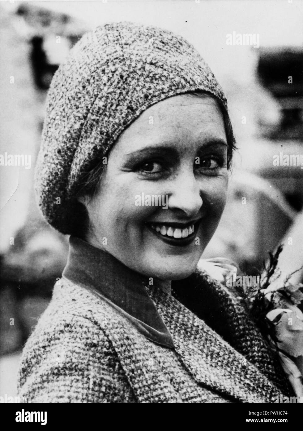 Billie dove hi-res stock photography and images - Alamy