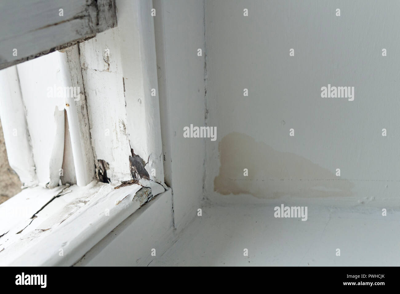 Lack of maintenance house uk hi-res stock photography and images - Alamy