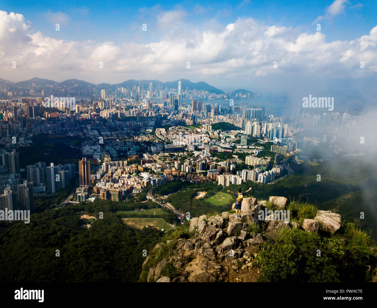 Hong kong skyline from the top of the peak hi-res stock photography and ...