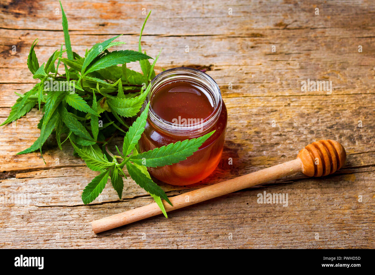 Sweet honey in the jar hi-res stock photography and images - Alamy
