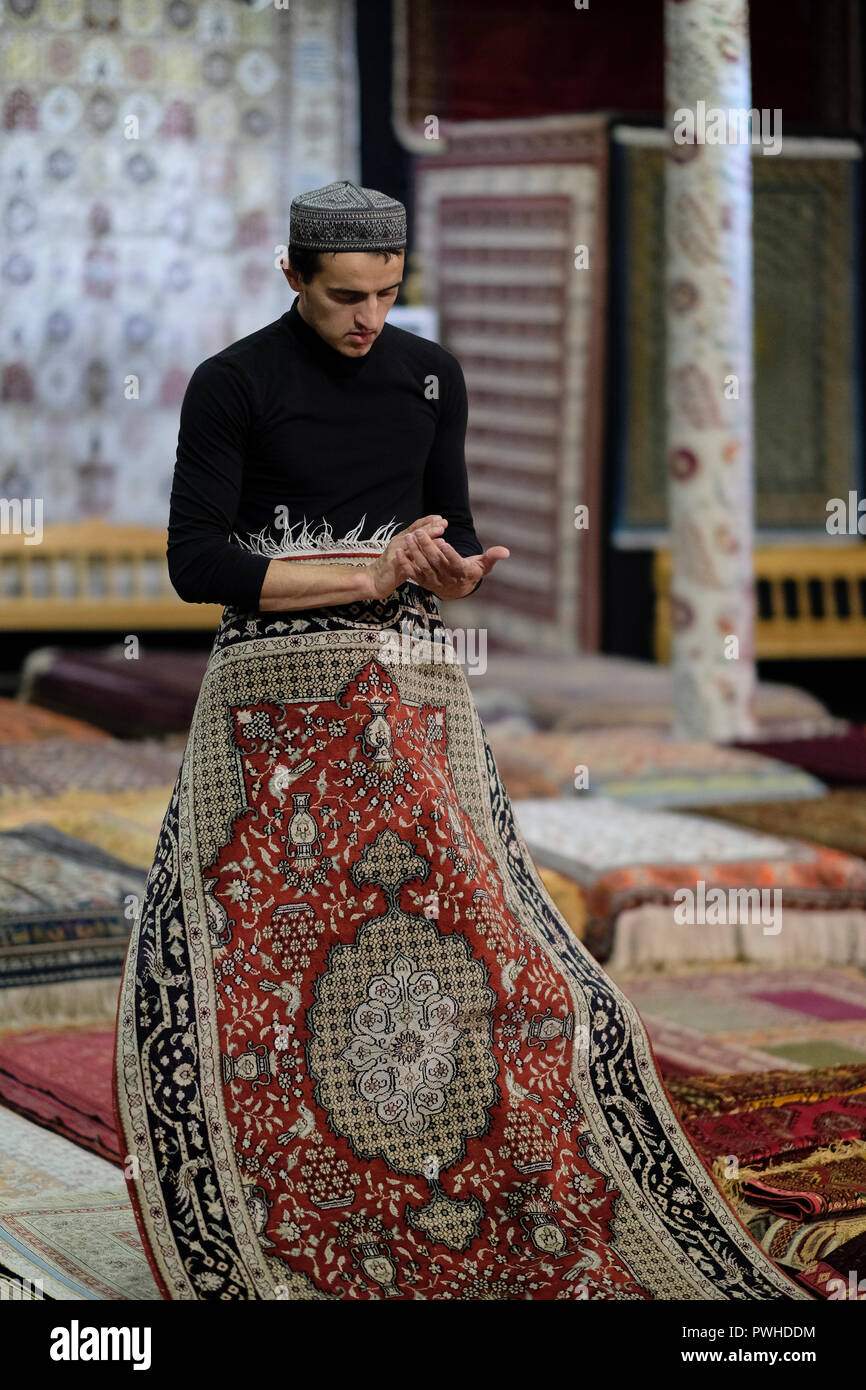 Uzbek rugs hi-res stock photography and images - Alamy