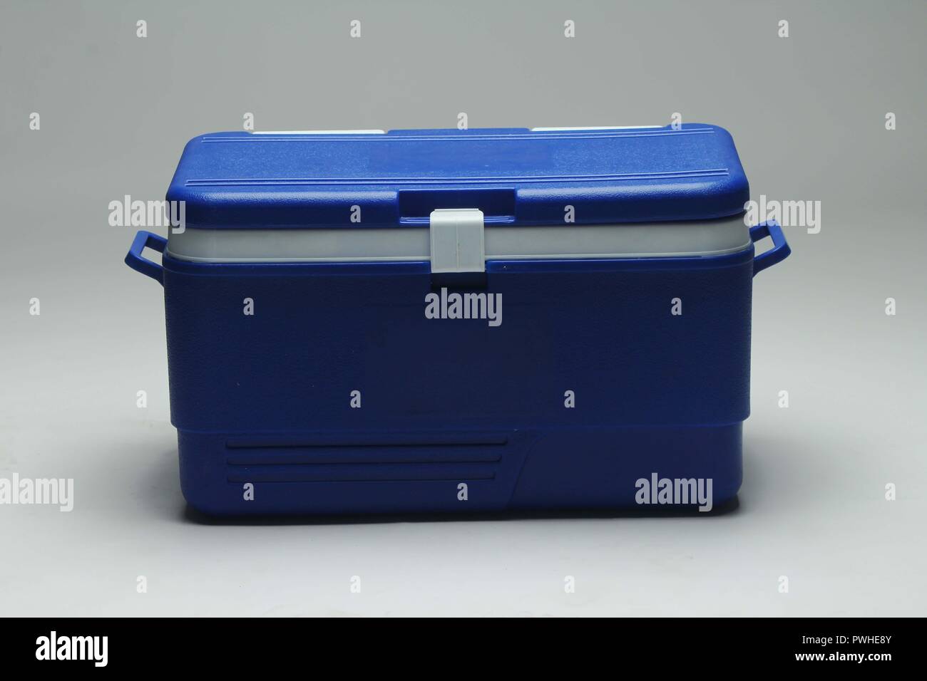 Ice box hi-res stock photography and images - Alamy