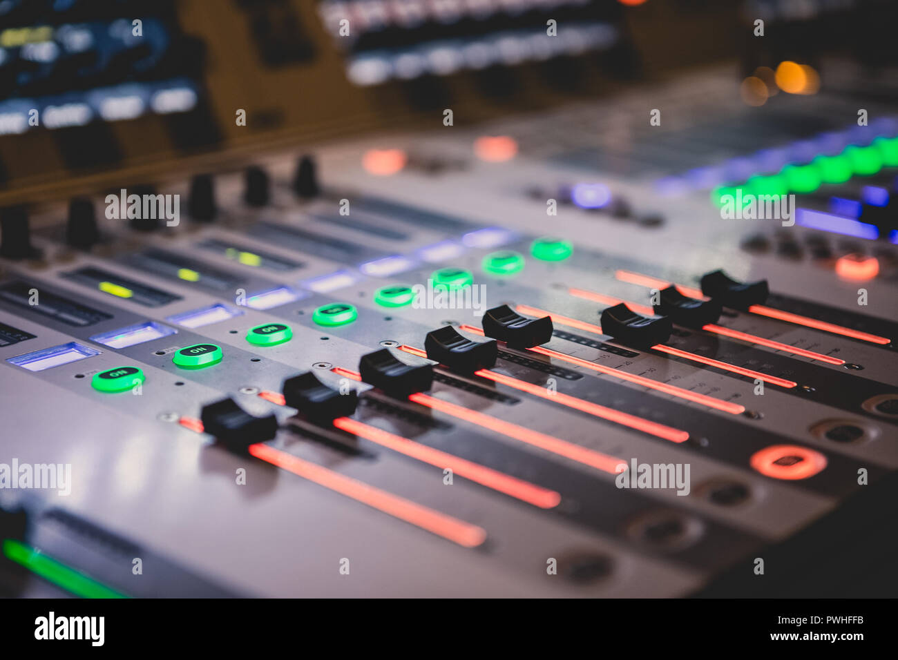 Soundcraft hi-res stock photography and images - Alamy