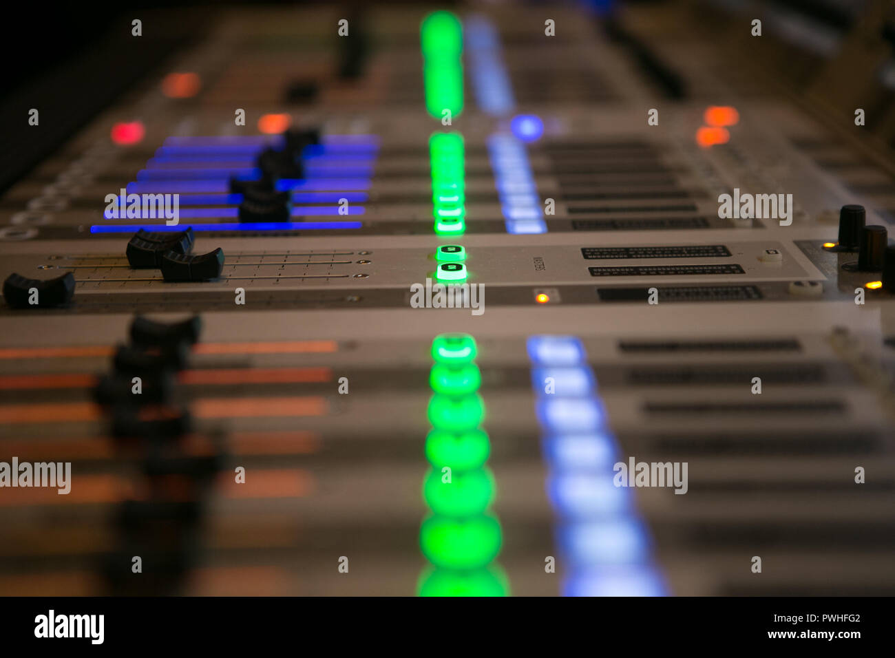 Soundcraft hi-res stock photography and images - Alamy