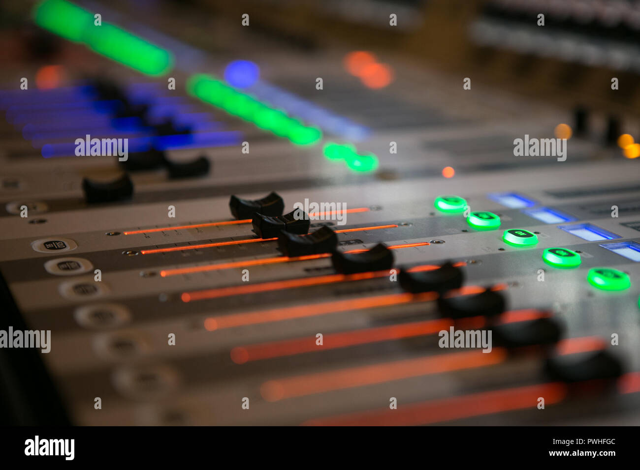Sound Board High Resolution Stock Photography and Images - Alamy