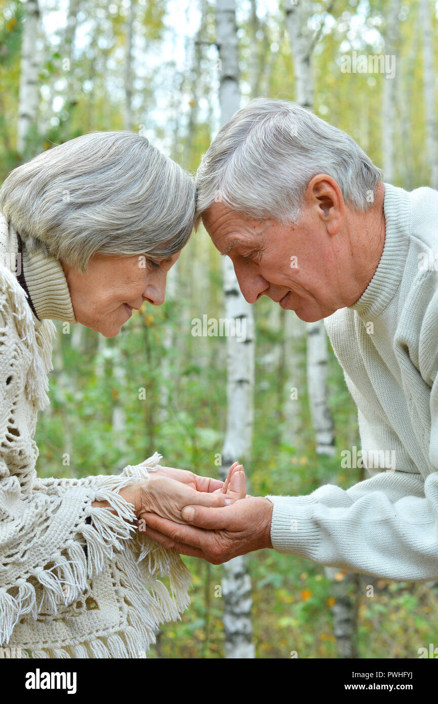 Senior pair hi-res stock photography and images - Alamy